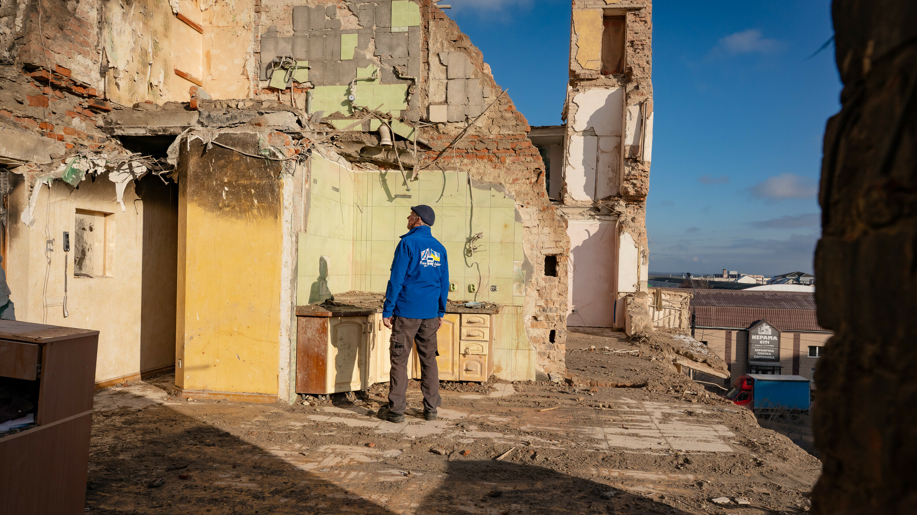 Vrijwilligers van de Friese Rijders zien ramp Ternopil met eigen ogen ...