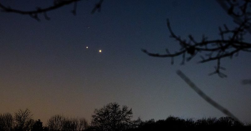 Vier planeten tegelijk met het blote oog zichtbaar aan nachtelijke hemel - RTV Noord