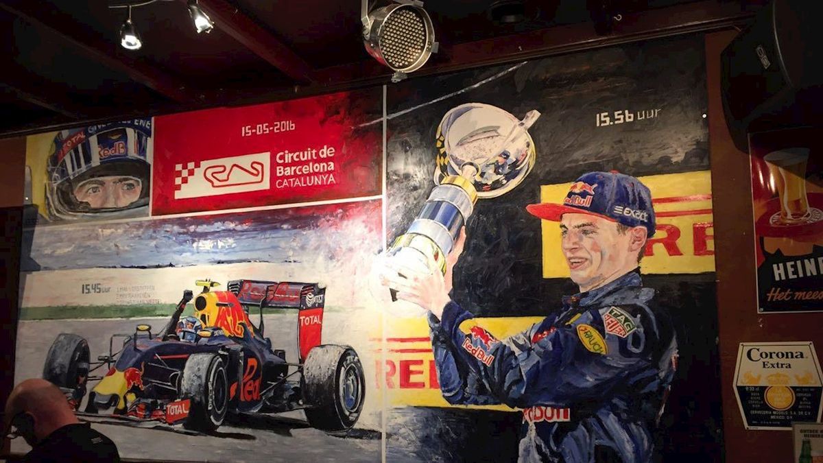 Café Ommen barst uit voegen voor Formule 1 race Max Verstappen - Oost