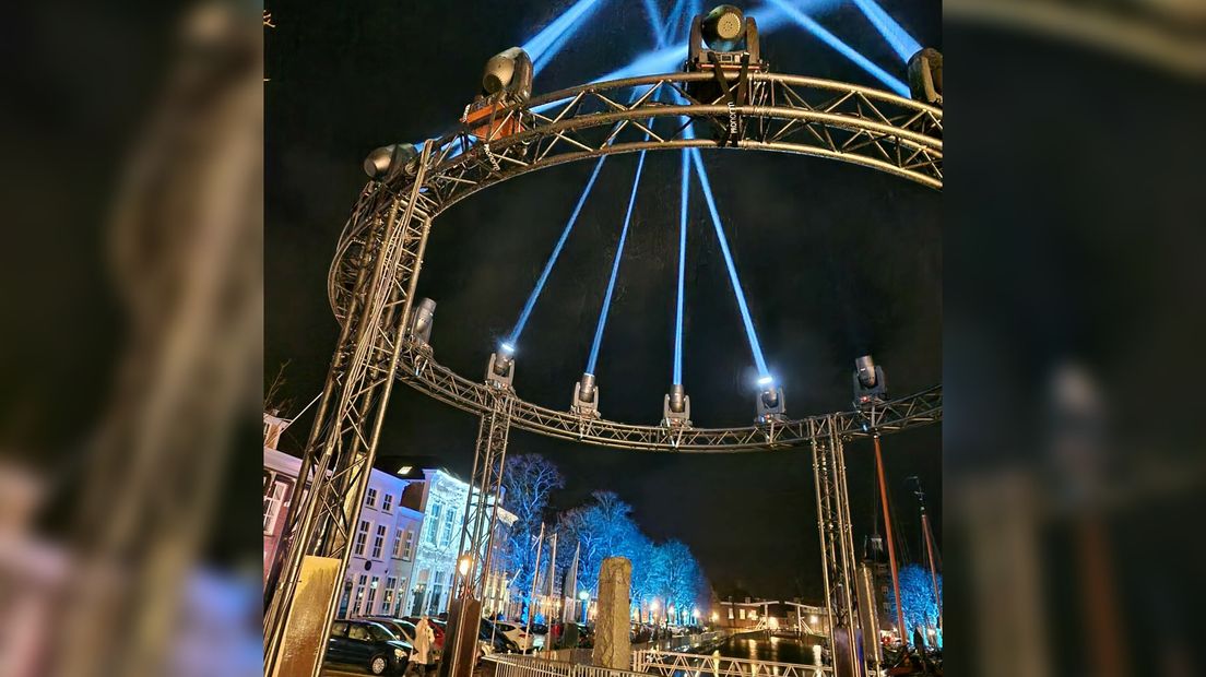 Voor het eerst een lichtkunstwerkenfestival in Zeeland, de haven van Zierikzee kleurt op ...