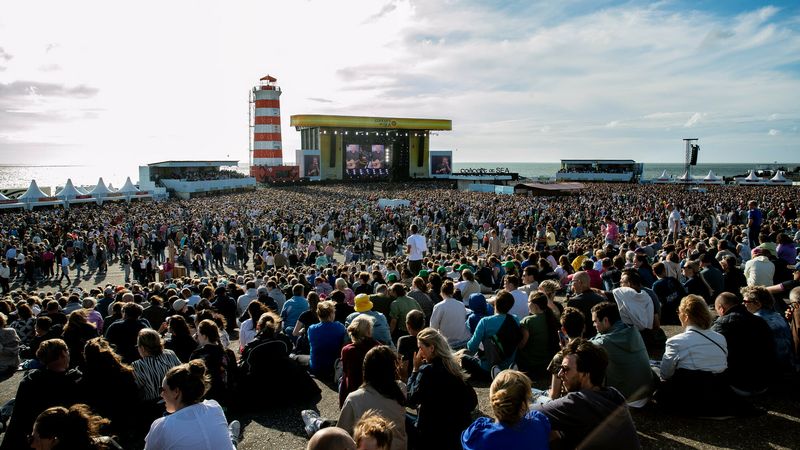 Lange files door uittocht bezoekers Concert at SEA - Omroep Zeeland
