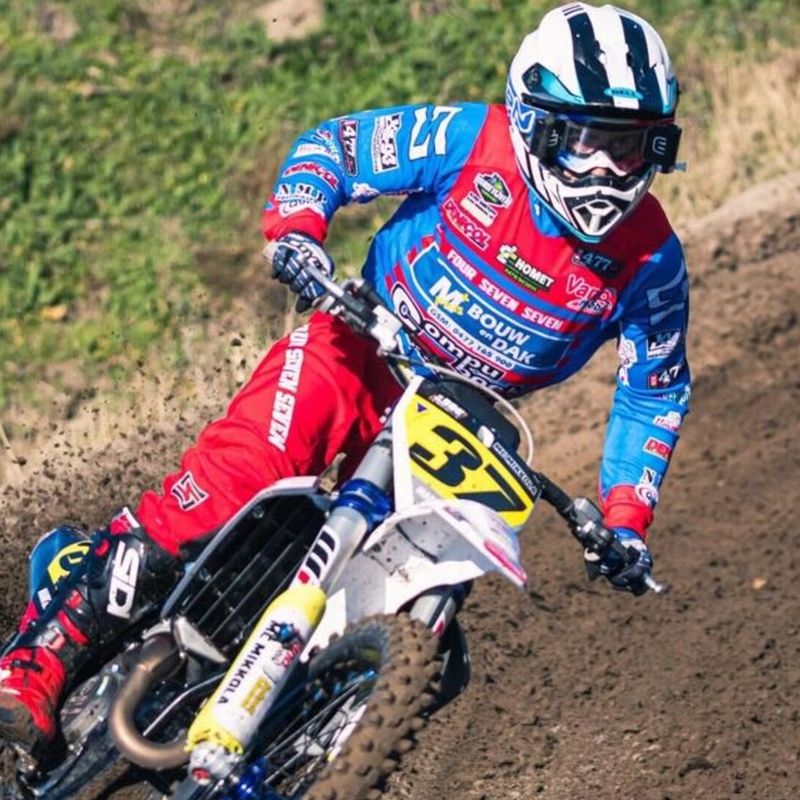 Motorcrosser Mark Boot herstellende van klaplong en hersenschudding na ...