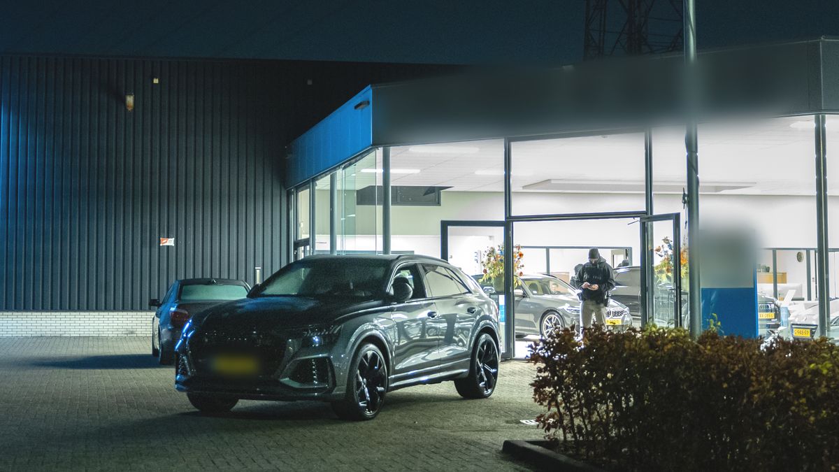 Politie neemt 'dikke' Audi in beslag bij inval in garage - Rijnmond