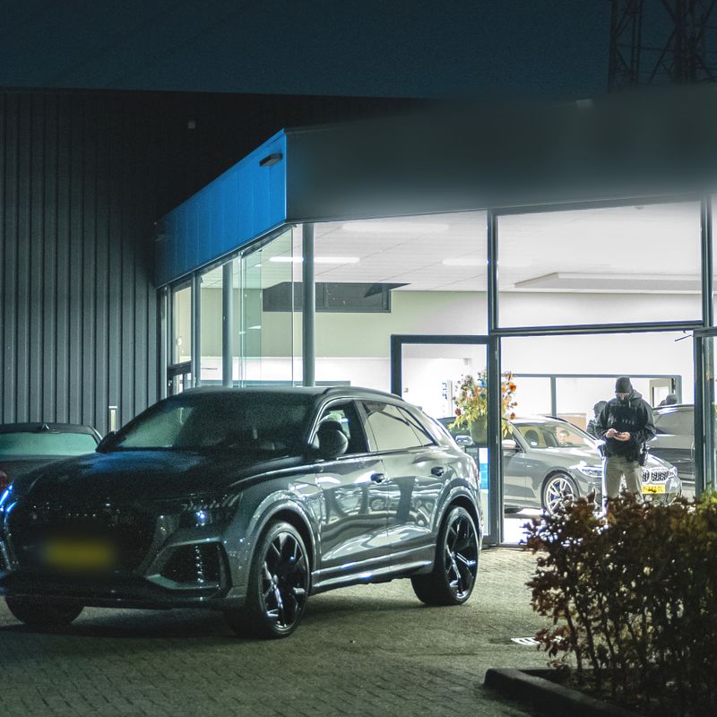 Politie neemt 'dikke' Audi in beslag bij inval in garage - Rijnmond