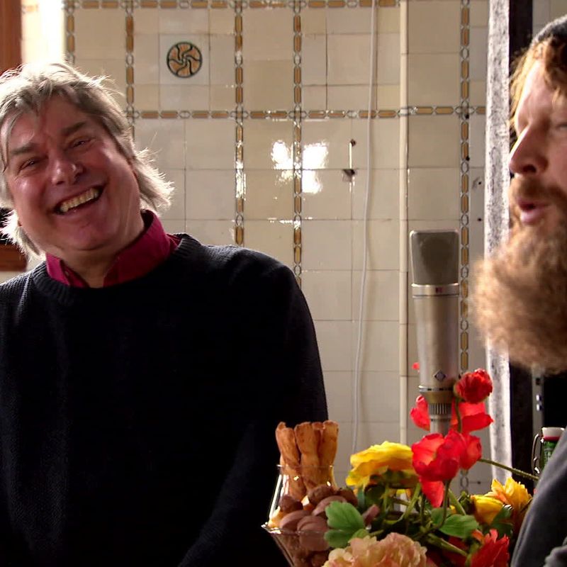 Paul Abels en Arjan Pronk praten over streektaal in Een goed gesprek ...