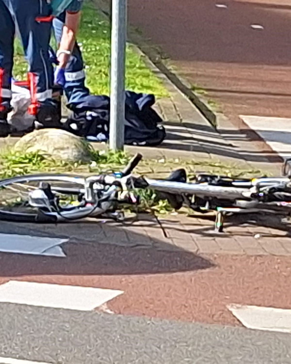 Fietser gewond en fiets doormidden bij ongeval in Blerick - L1 Nieuws