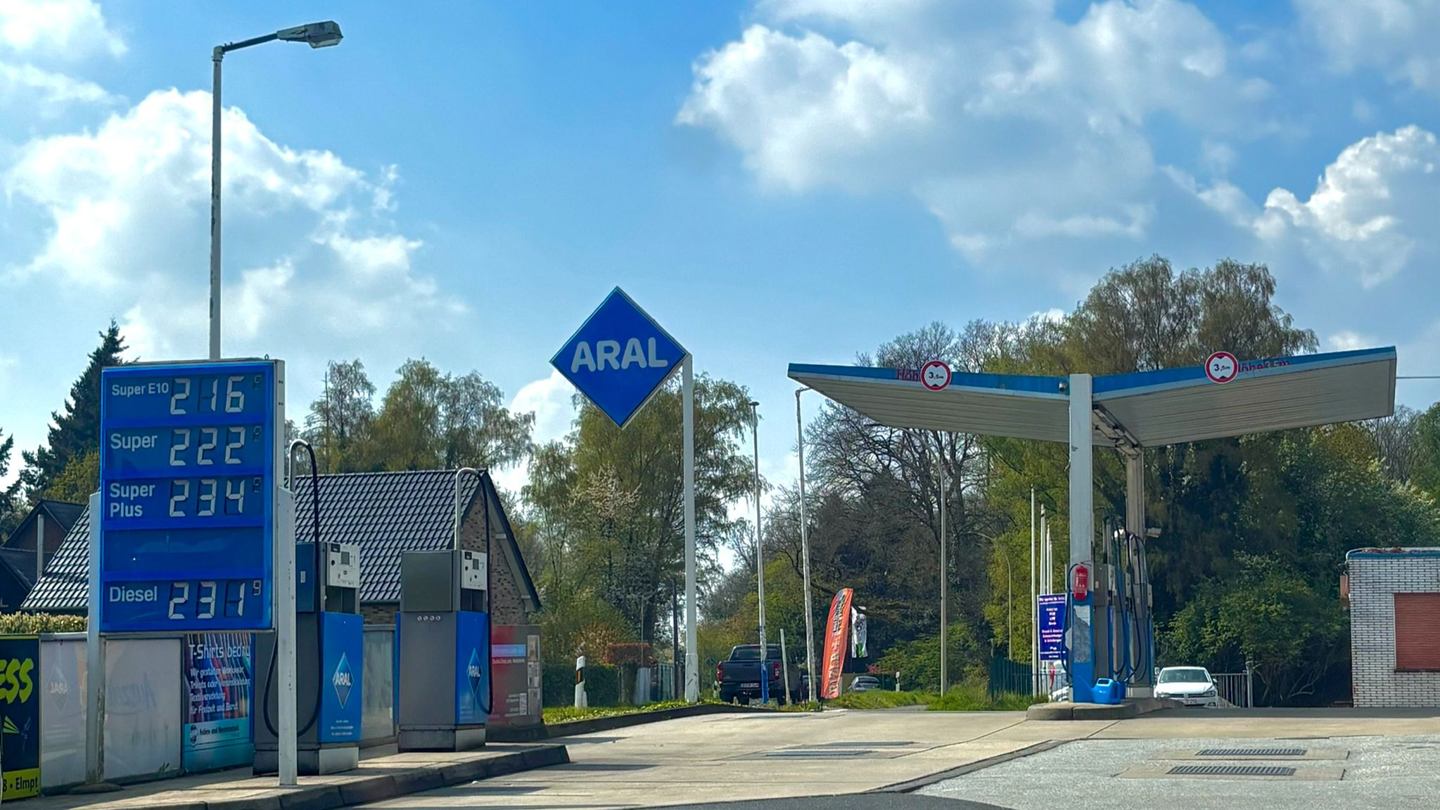 Tanken in Duitsland wordt goedkoper: regering verlaagt accijns - L1 Nieuws