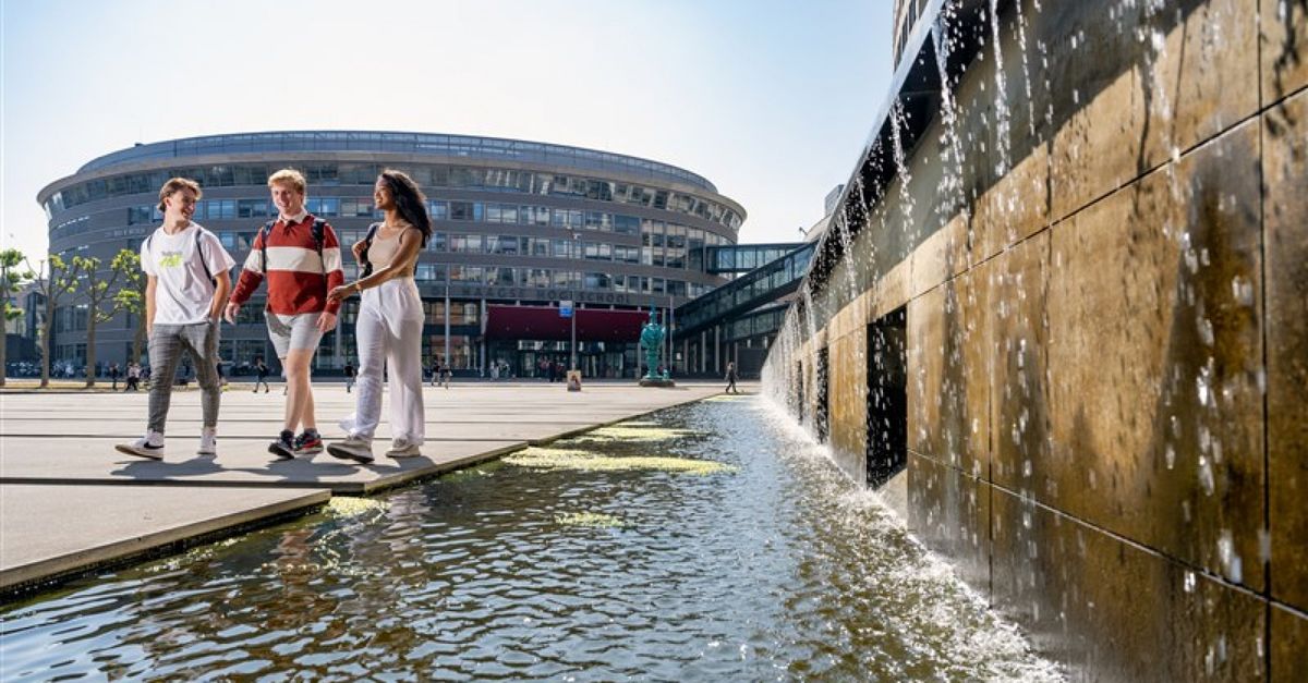 Nieuwe studenten maken tijdens introductieweek kennis met Den Haag: 'Er ...