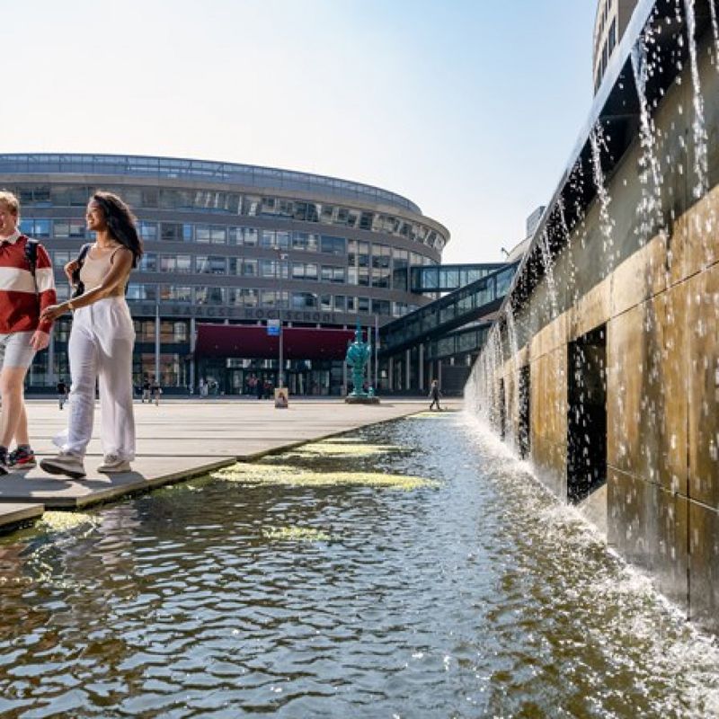Nieuwe studenten maken tijdens introductieweek kennis met Den Haag: 'Er ...