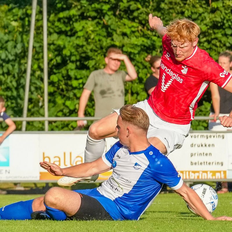FC Emmen test opnieuw drie spelers: totaal nu zestien op proef - RTV ...