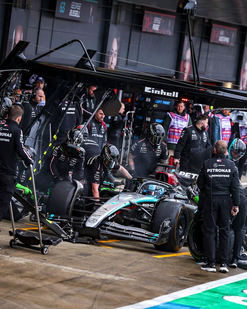 Vijfde tijd Verstappen in regenachtige training op Silverstone - L1 Nieuws