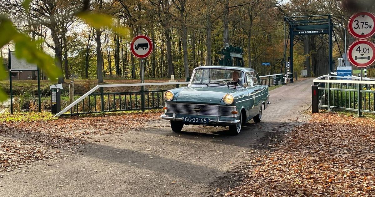 Mien oldtimer & ik: De Opel Rekord P2 uit 1961 - RTV Noord