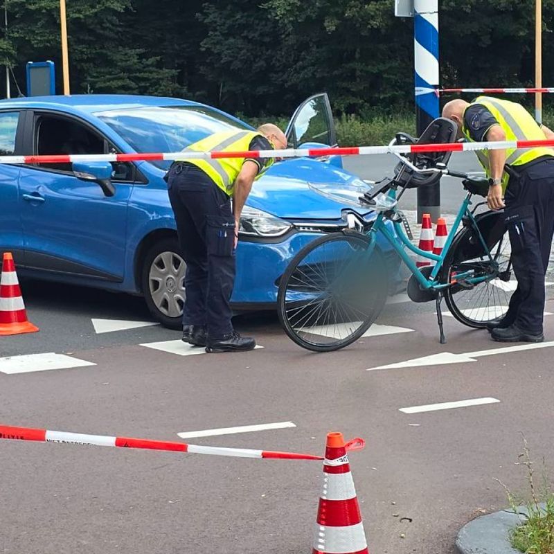 Jongetje op fiets ernstig gewond na botsing met auto - Omroep Gelderland