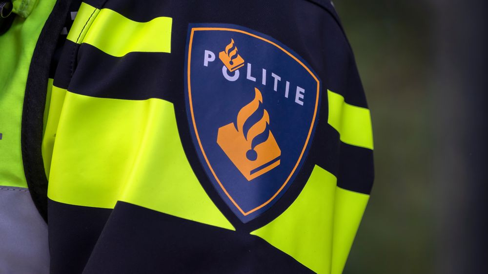 Fjouwer minsken oanhâlden foar stellerij elektryske fytsen | Auto brânt ...