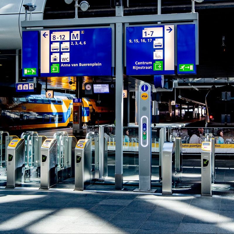 In- en uitchecken op meerdere NS-stations niet mogelijk vanwege storing ...