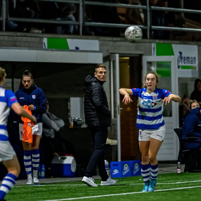PEC Zwolle Vrouwen boekt moeizame zege op hekkensluiter Telstar - Oost