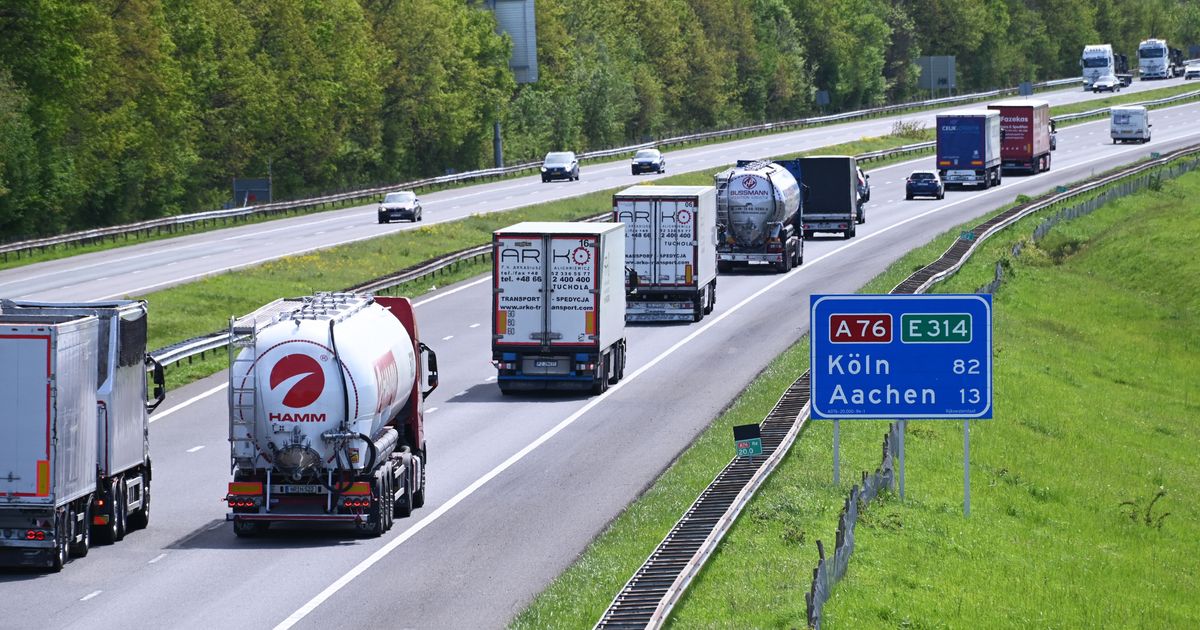 Kilometerslange file op A76 door Duitse grenscontrole voor EK voetbal ...