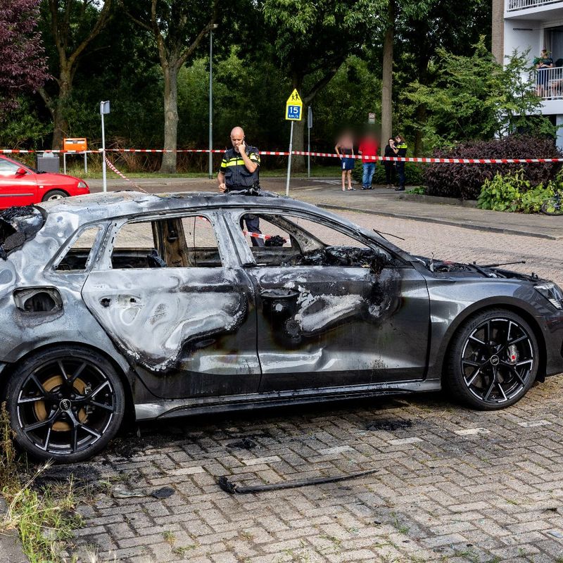 Rotterdammer (23) opgepakt voor betrokkenheid bij explosies en brandstichtingen - Rijnmond