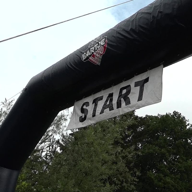 Veel modder en topdrukte bij Bartje 200 - RTV Drenthe Veel modder en topdrukte bij Bartje 200 - RTV Drenthe