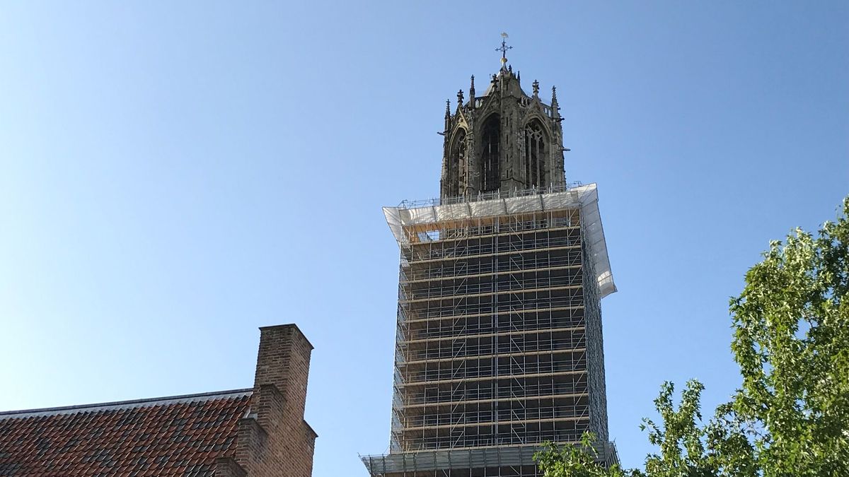 Top van Domtoren in Utrecht laat zich na twee jaar tijdelijk zien - RTV ...