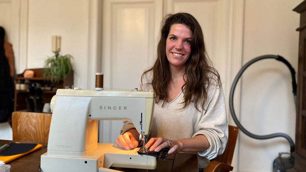 In de winkel is elke broek te kort, dus begint Annerieke (1,85) haar ...