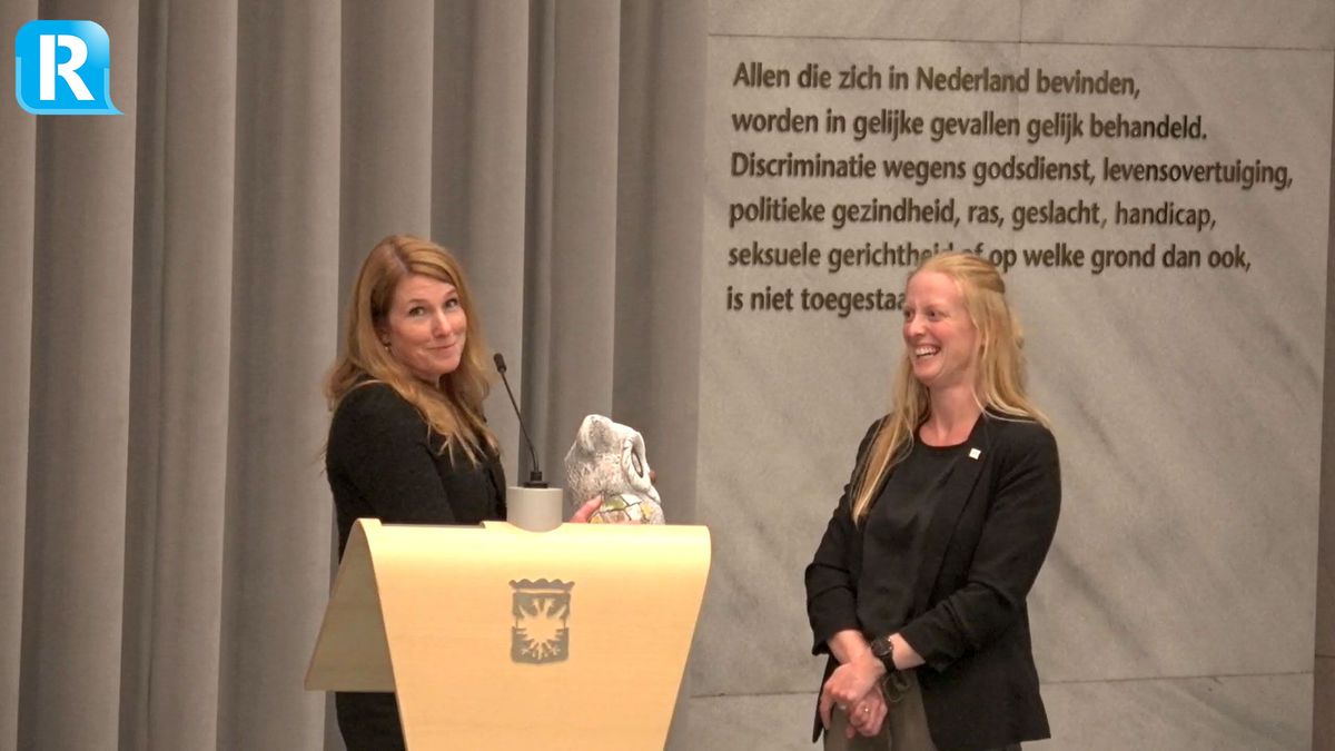Rhedense Uil voor raadslid Marloes van de Kolk - Omroep Gelderland Rhedense Uil voor raadslid Marloes van de Kolk - Omroep Gelderland