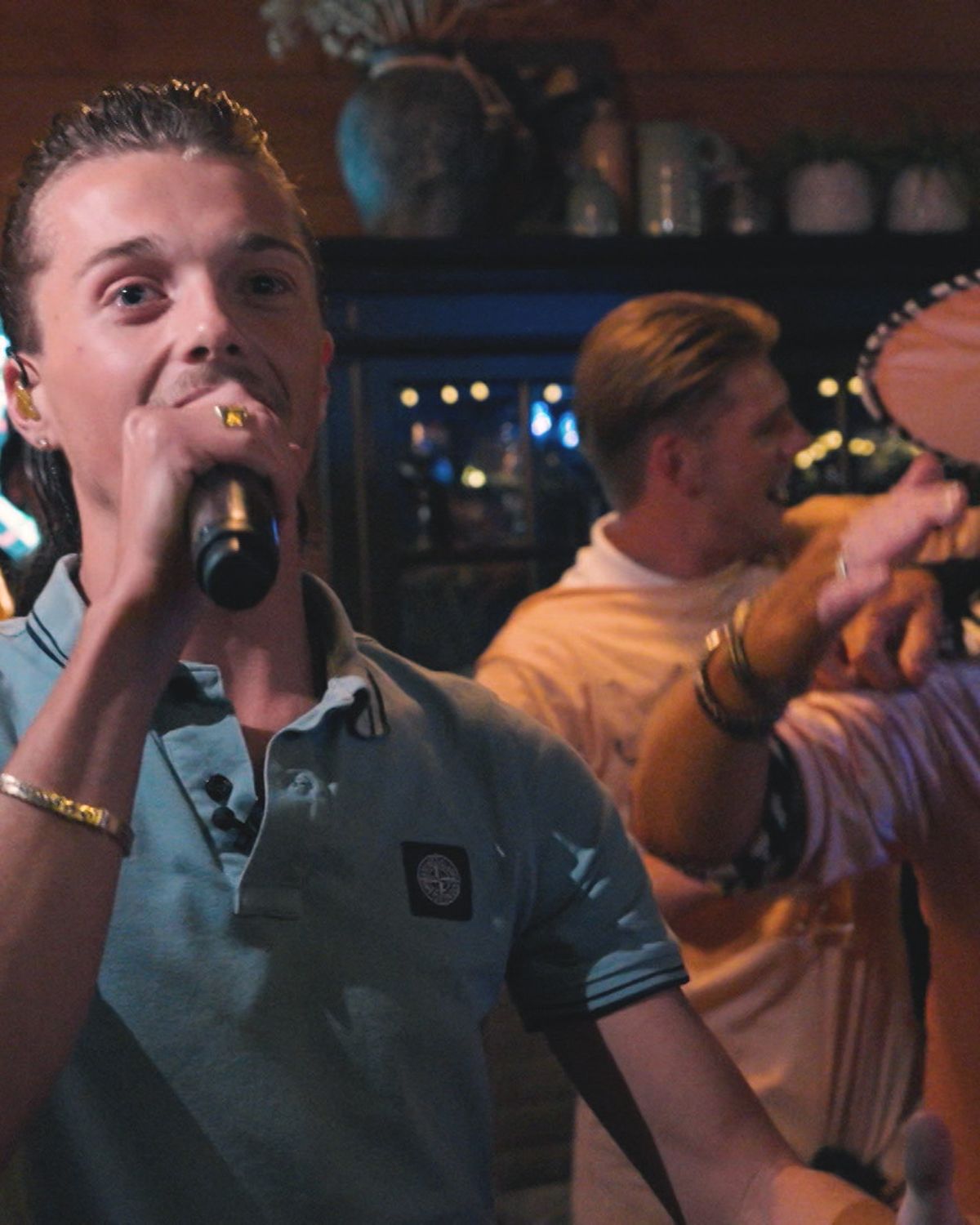 Zanger Chicco steeds populairder: 'Ik heb soms zes optredens op een dag ...