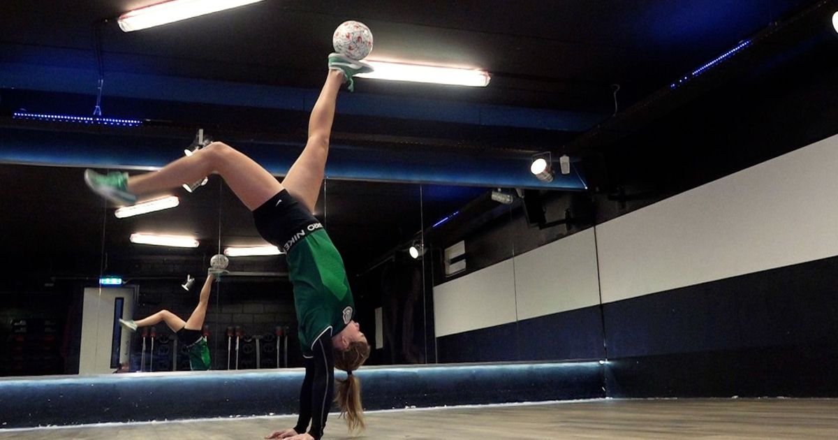 Jasmijn is bijna de beste voetbalster van de wereld - Omroep Gelderland
