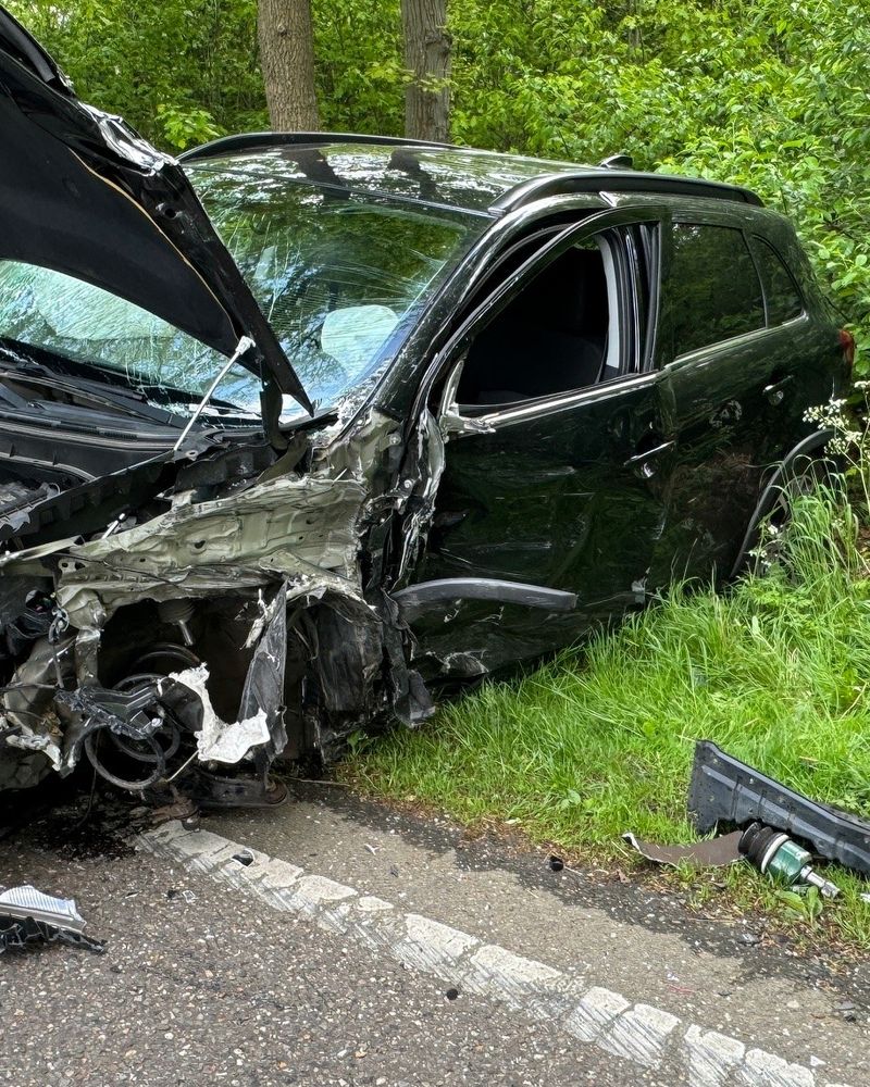 Twee gewonden bij frontale botsing tussen Reuver en Swalmen - L1 Nieuws