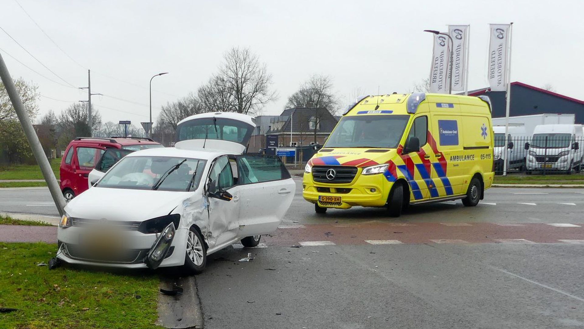 112 Nieuws: N36 urenlang dicht na ernstig ongeluk bij Almelo - Oost
