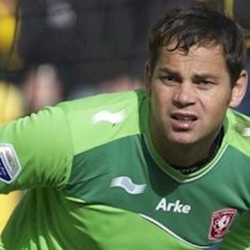 Sander Boschker krijgt standbeeld bij stadion FC Twente in Enschede - Oost