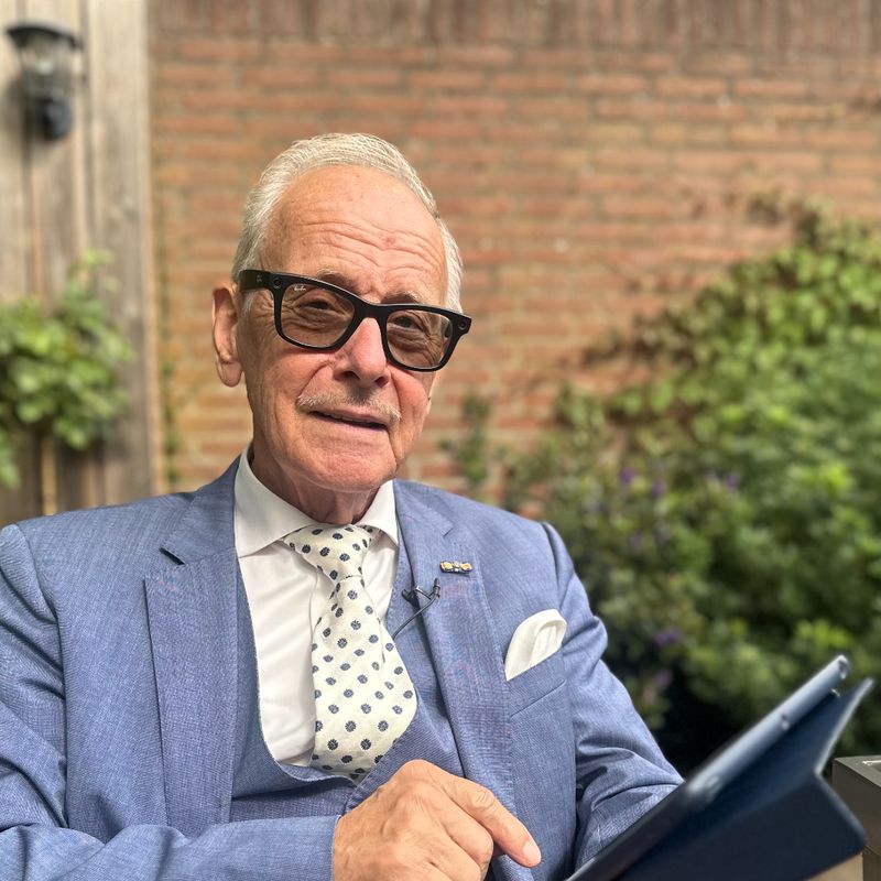 Wim (77) is juist dolgelukkig met zijn camerabril: 'Ik bel er nú mee ...