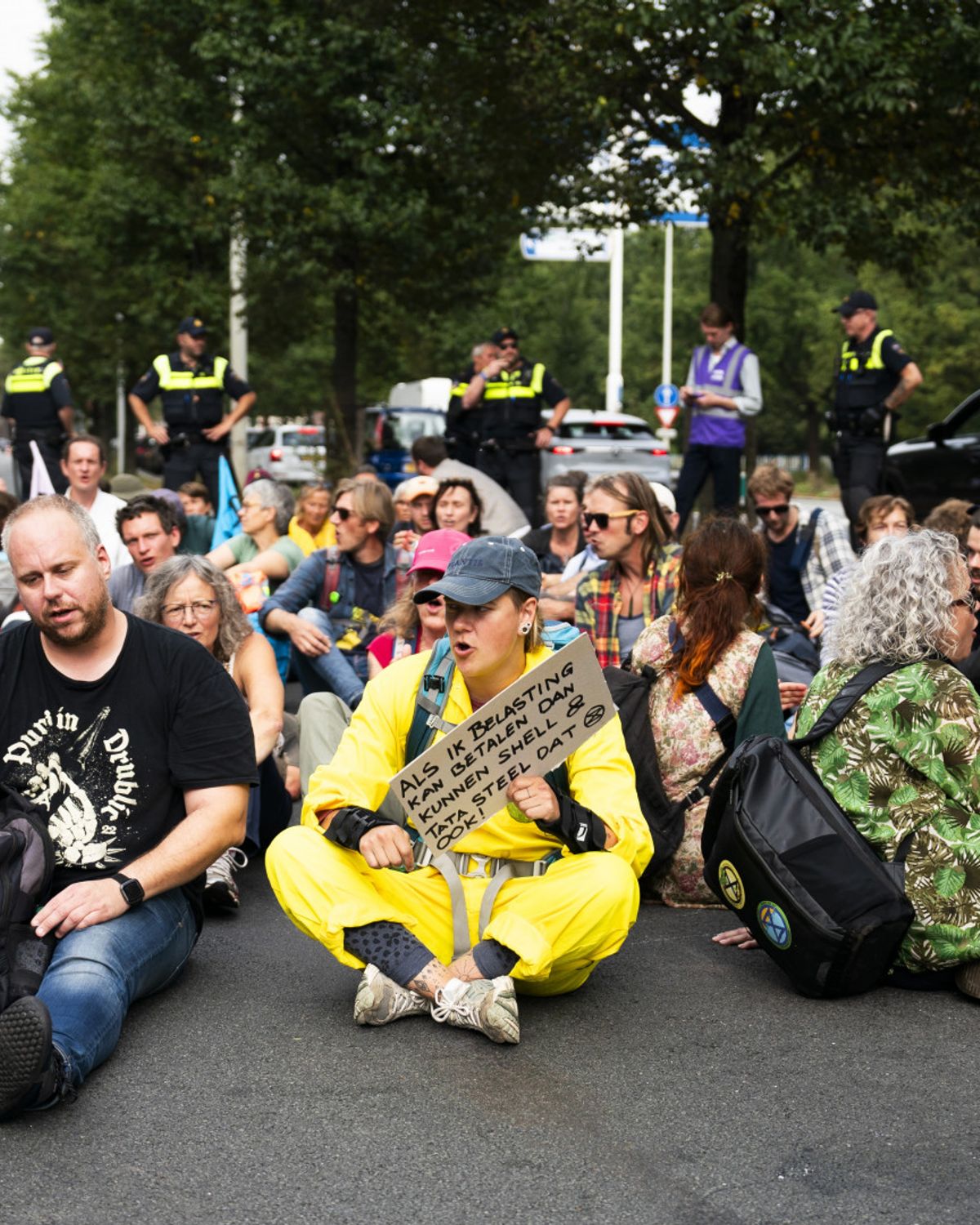 Extinction Rebellion stopt tijdelijk met A12-blokkades - Omroep West