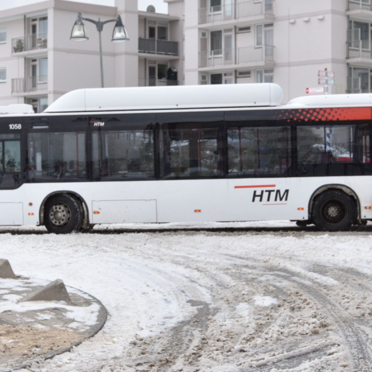 Bussen HTM pas na ochtendspits op pad - Omroep West