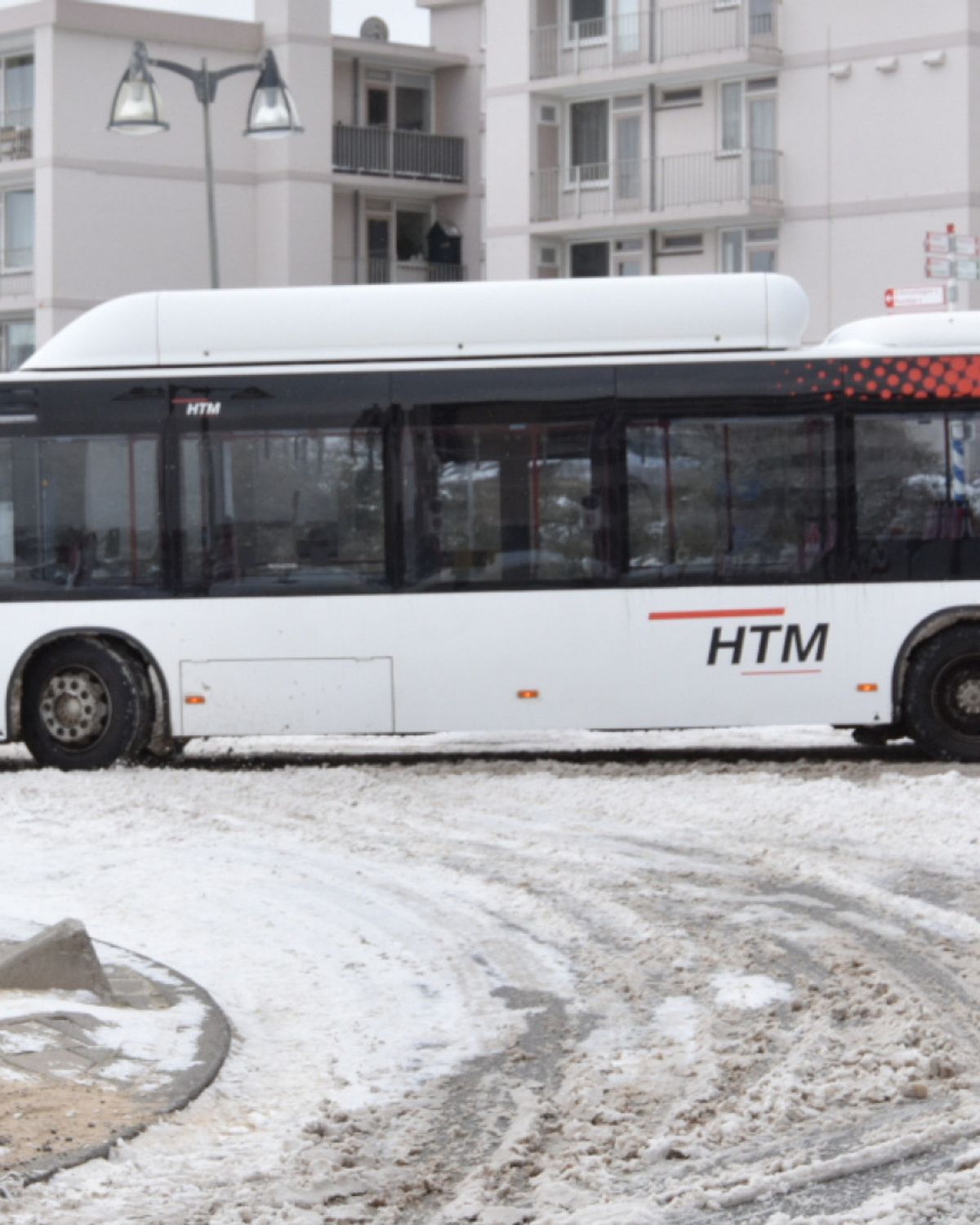 Waarom reden bussen HTM wel en de rest niet? - Omroep West