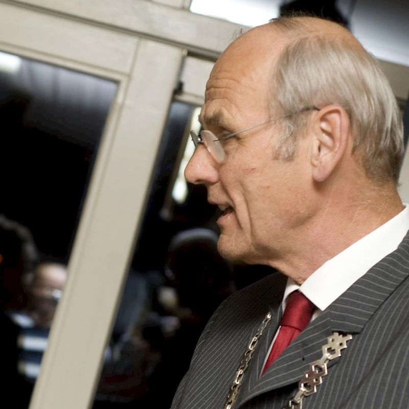 Oud-burgemeester Deventer James van Lidth de Jeude informateur bij ...