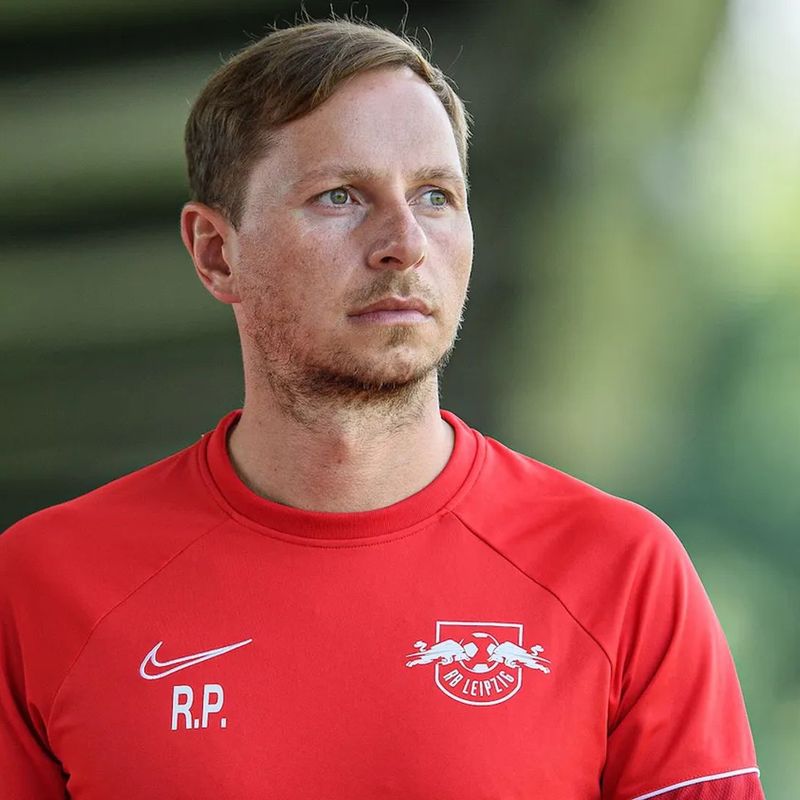 FC Emmen in vergevorderd stadium met Duitse trainer Robin Peter - RTV ...