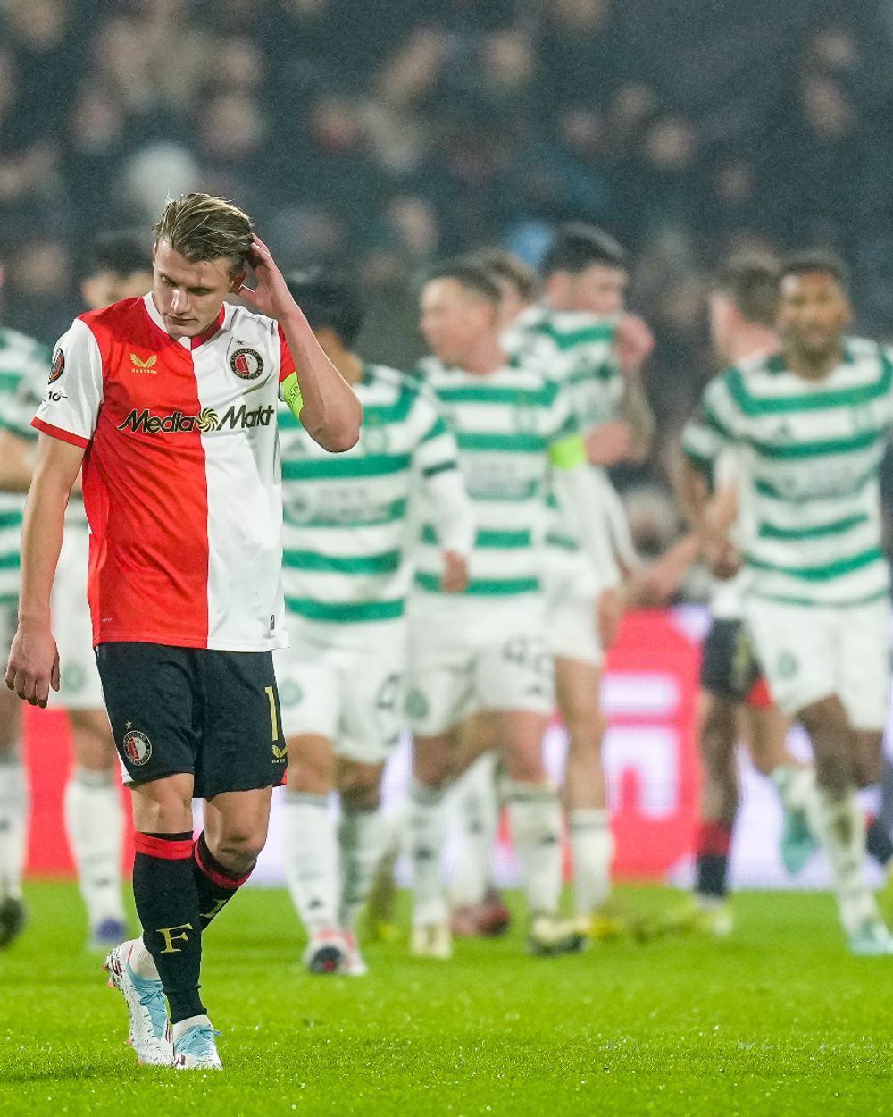 Slecht Feyenoord verliest op pijnlijke wijze van Celtic - Rijnmond