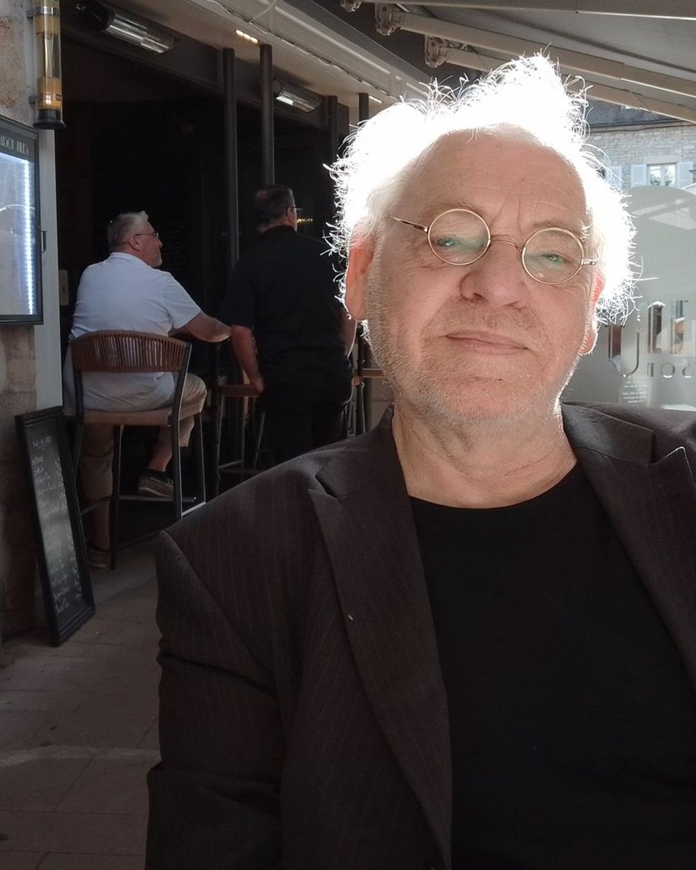 'Ik ben helemaal hoteldebotel', kunstwerken Hans Overvliet naar Verbeke ...