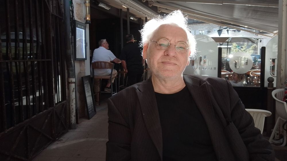 'Ik ben helemaal hoteldebotel', kunstwerken Hans Overvliet naar Verbeke ...