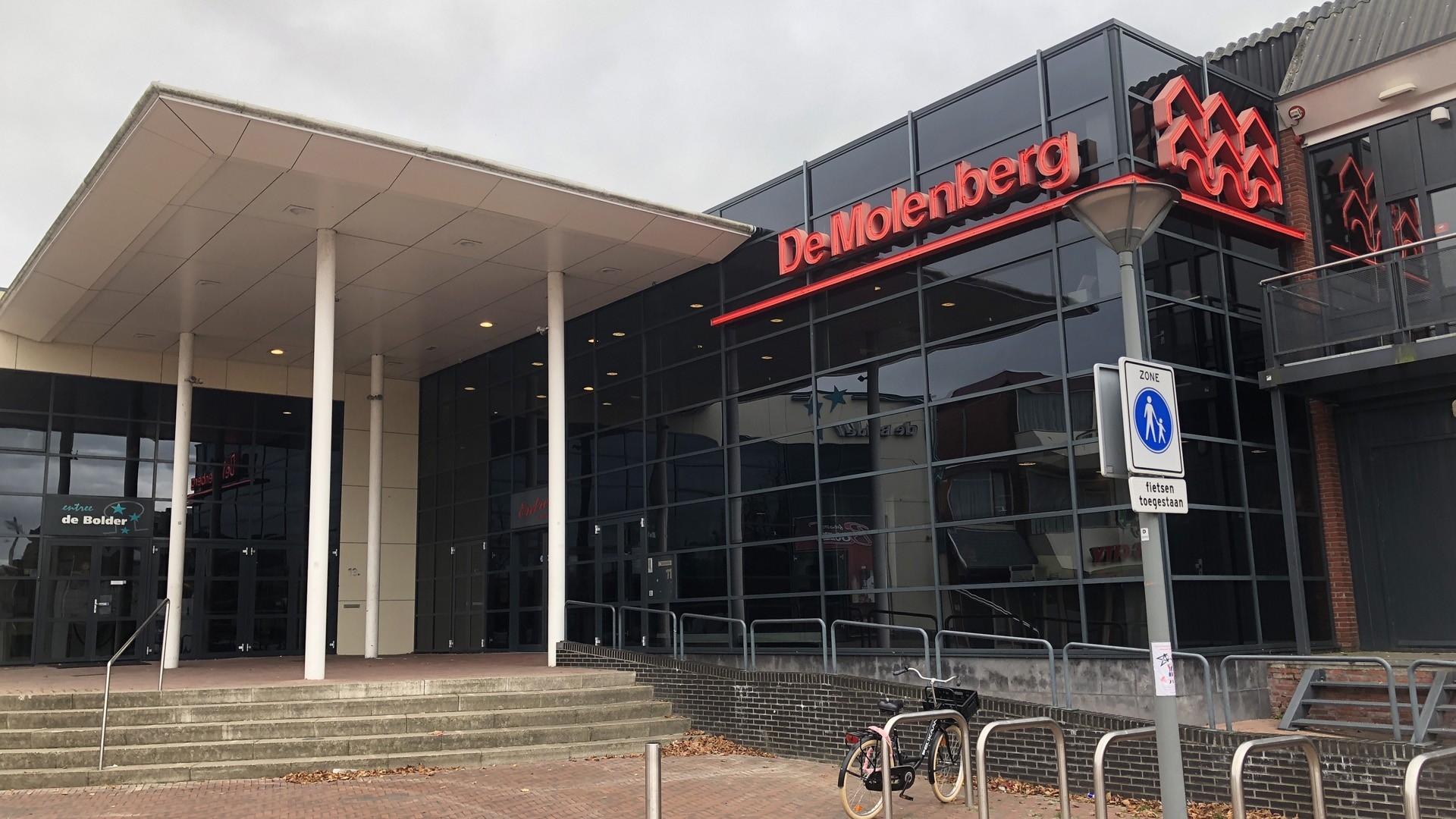 Eerst renovatie van De Molenberg, dan misschien een nieuw theater - RTV ...