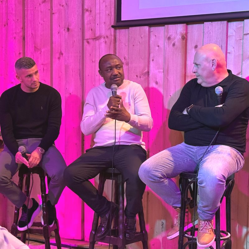 Voetbalhelden Feyenoord, Ajax en PSV op de kruk in Buggenum - L1 Nieuws