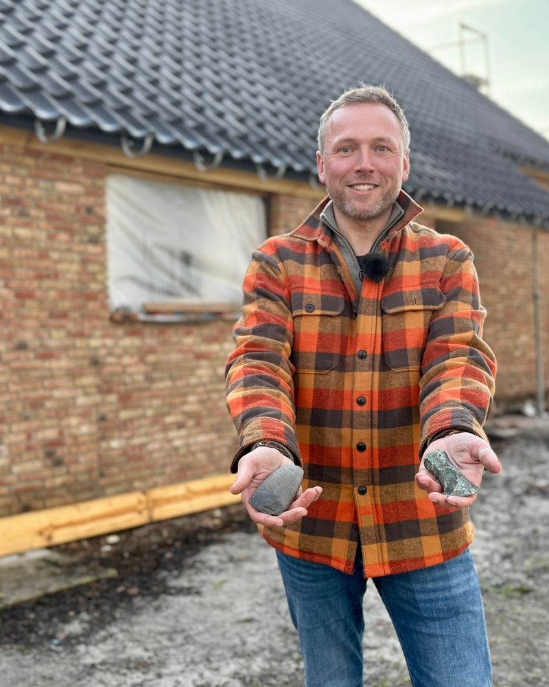 Makelaar Ruud doet archeologische 'topvondst' in Schoonebeek tussen ...