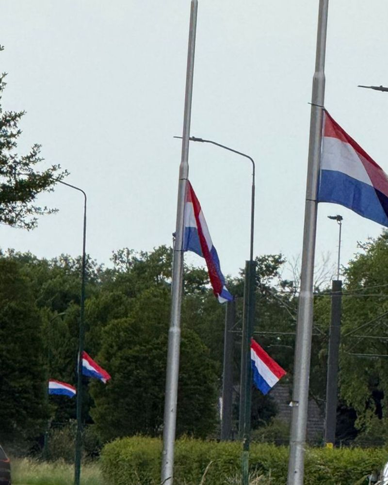 Burgemeester laat protestvlaggen hangen: 'Mening mag geuit worden ...