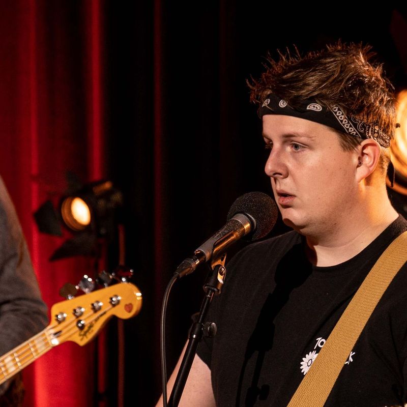 Een band beginnen? Jetlag Jenny zegt gewoon doen - RTV Drenthe