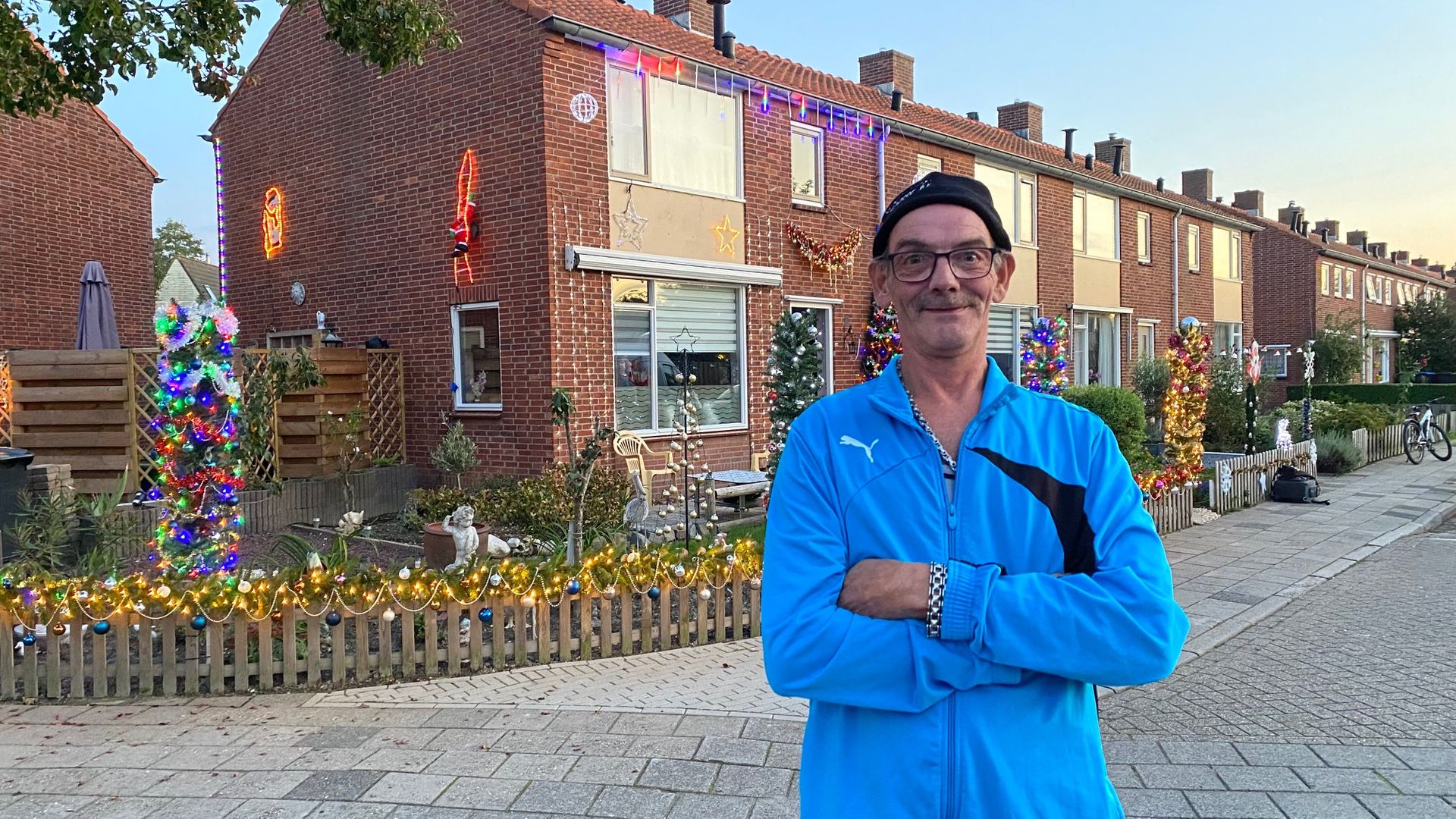 Bij Frank uit Kapelle is het nu al kerst: 'De lichtjes herinneren me ...