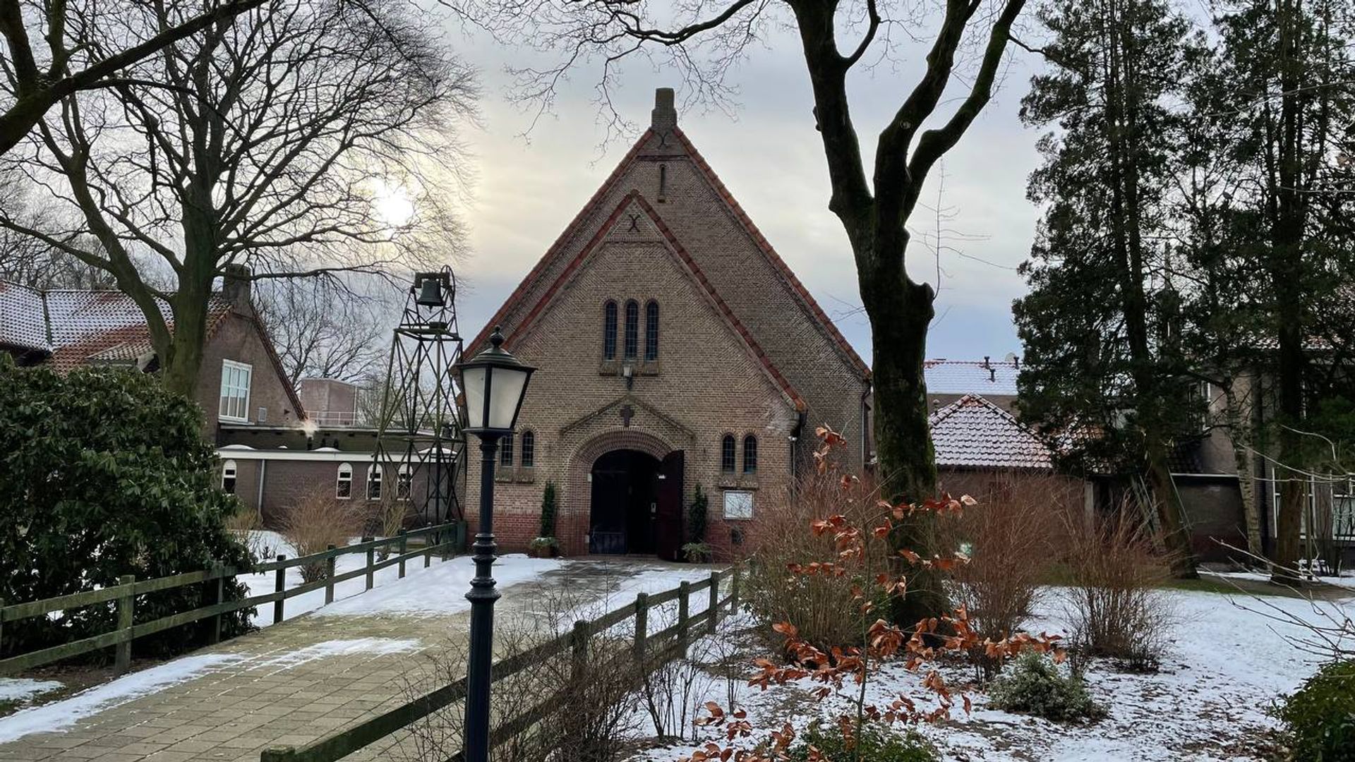 Kerk vangt inwoners op na drama Weiteveen: 'Het is heel dubbel' - RTV ...
