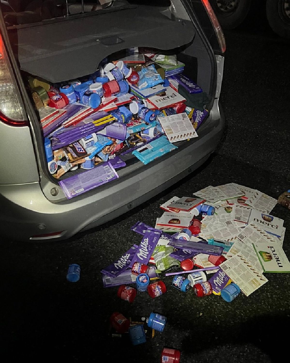 Pablo Chocobar? Douane ontdekt kofferbak vol zoetwaar bij Duitse grens ...