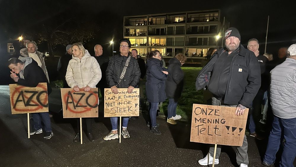 Actiegroep tegen azc opnieuw in protest - Omroep Gelderland