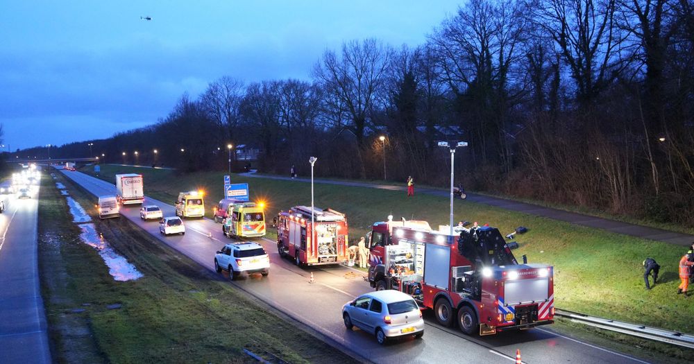 Twee zwaargewonden bij ongeluk op Rondweg Emmen - RTV Drenthe